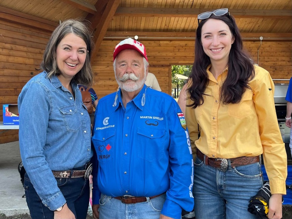 MLA Chantelle de Jonge discusses issues affecting Strathmore residents - StrathmoreNow.com ...